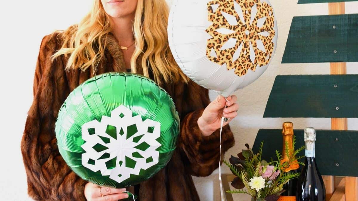 DIY Snowflake Balloons for the Holidays - Cupcakes and Cutlery