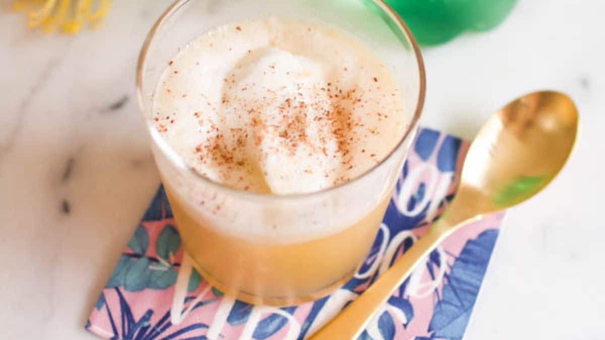 Pineapple and Rum Cocktail Float Recipe