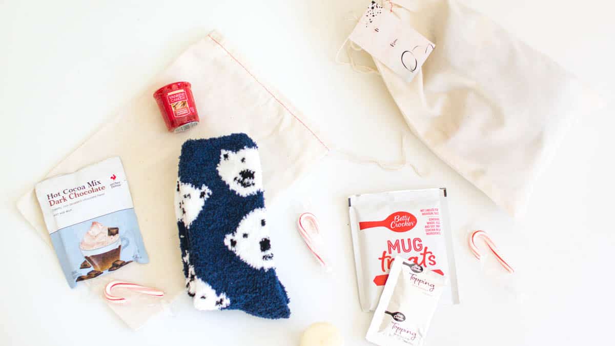 Holiday Movie Watching Kit Gift Idea for Your Girlfriends