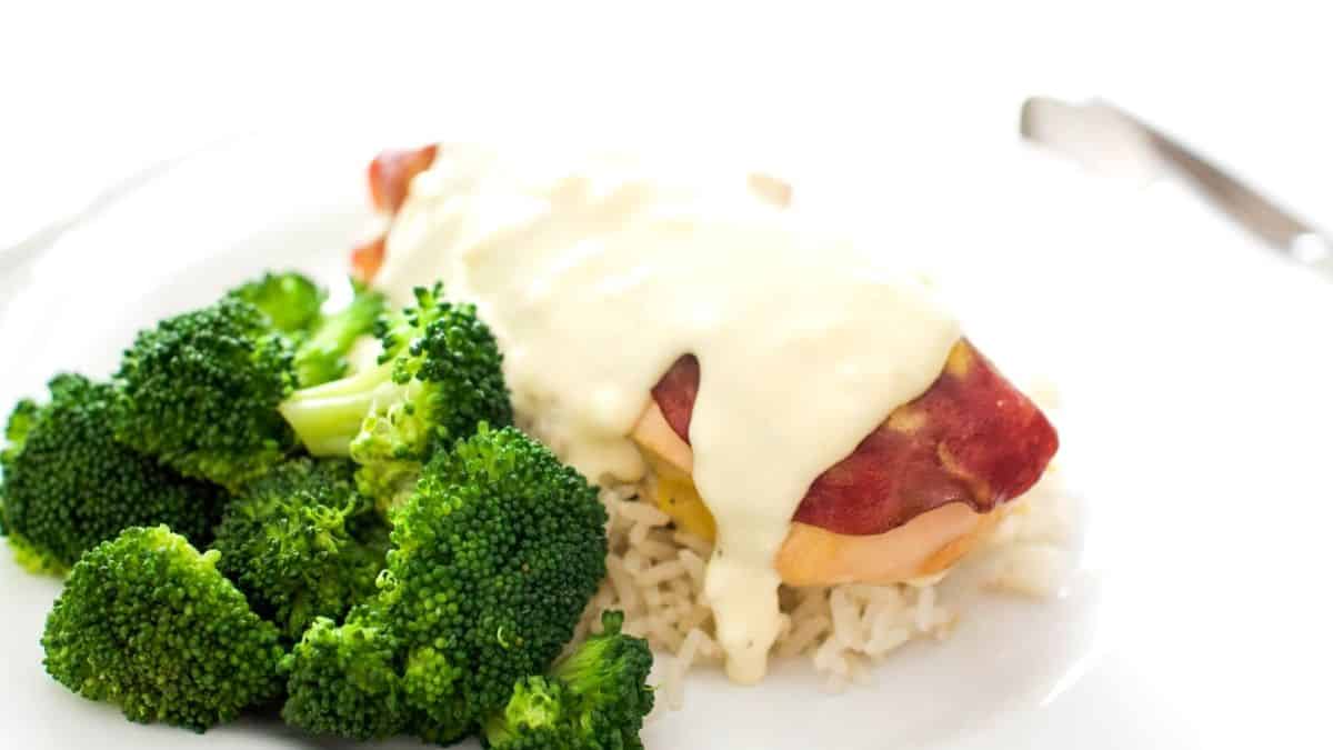 Creamy Chicken Eden Isle Easy Dinner Recipe - Cupcakes and Cutlery