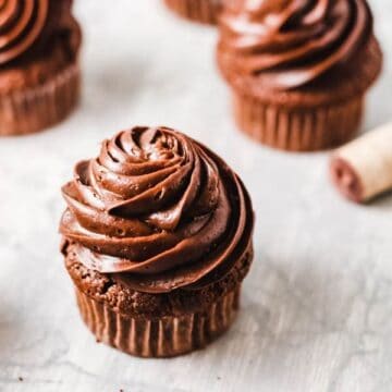 15 Boozy Cupcakes Recipes | Alcohol Infused Cupcakes