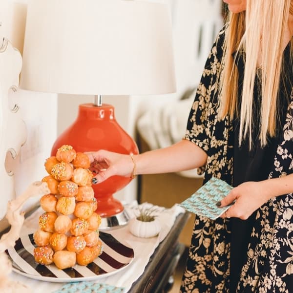 Donut Hole Tower : DIY Croquembouche with Donuts