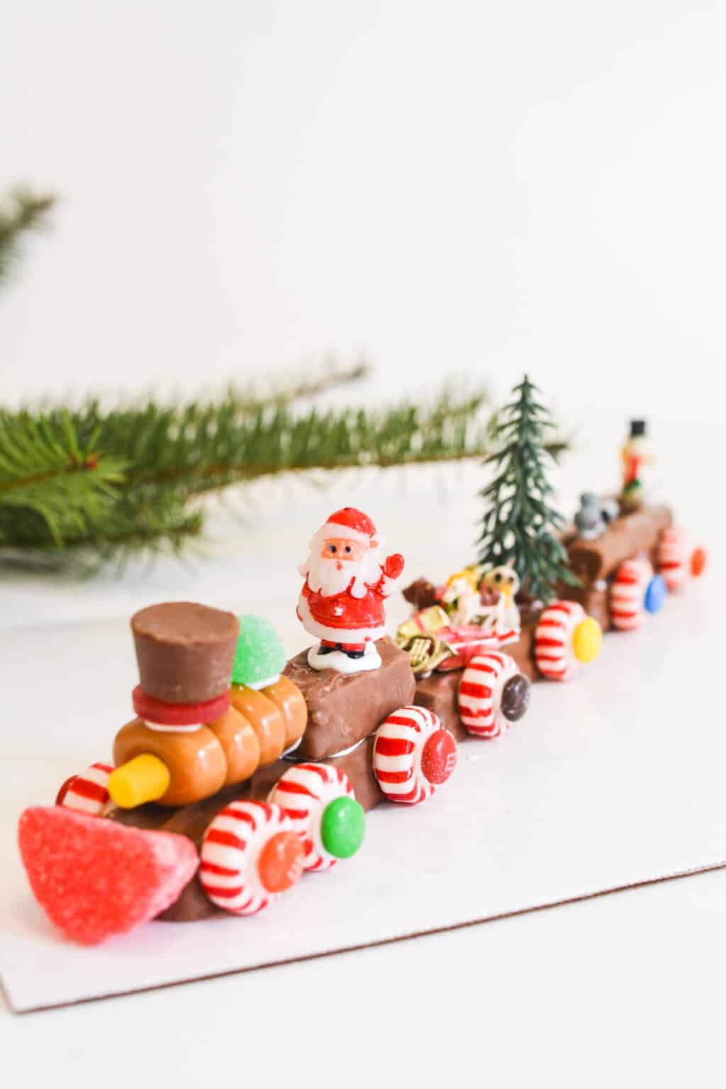 Christmas Candy Bar Train | DIY Candy Trains for the Holidays