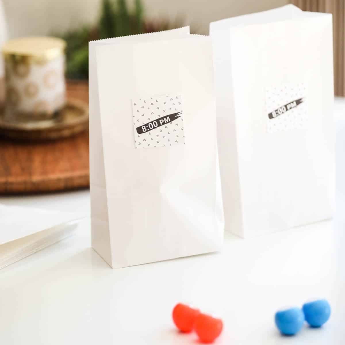 New Year's Eve Countdown Bags for Kids | Cupcakes and Cutlery