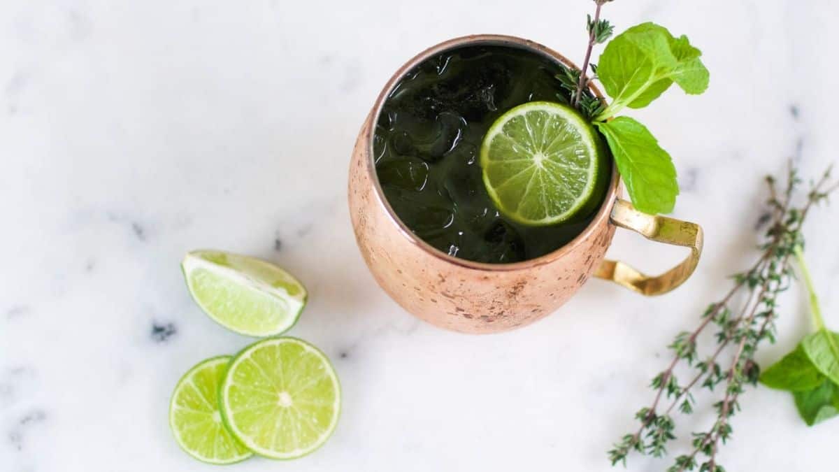 Refreshing Green Moscow Mule Recipe (Green St. Patrick's Day Cocktail ...