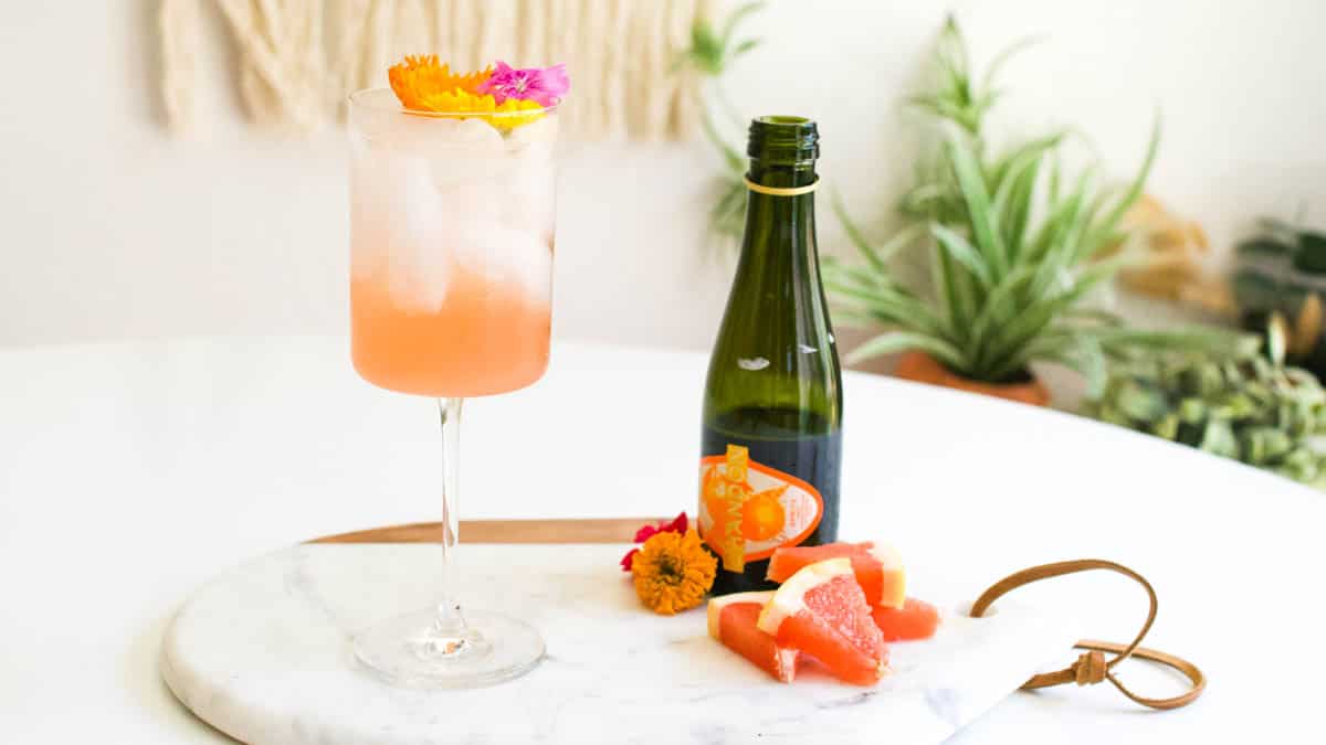 Now is the time to try a Grapefruit Spritzer Recipe - Cupcakes and Cutlery
