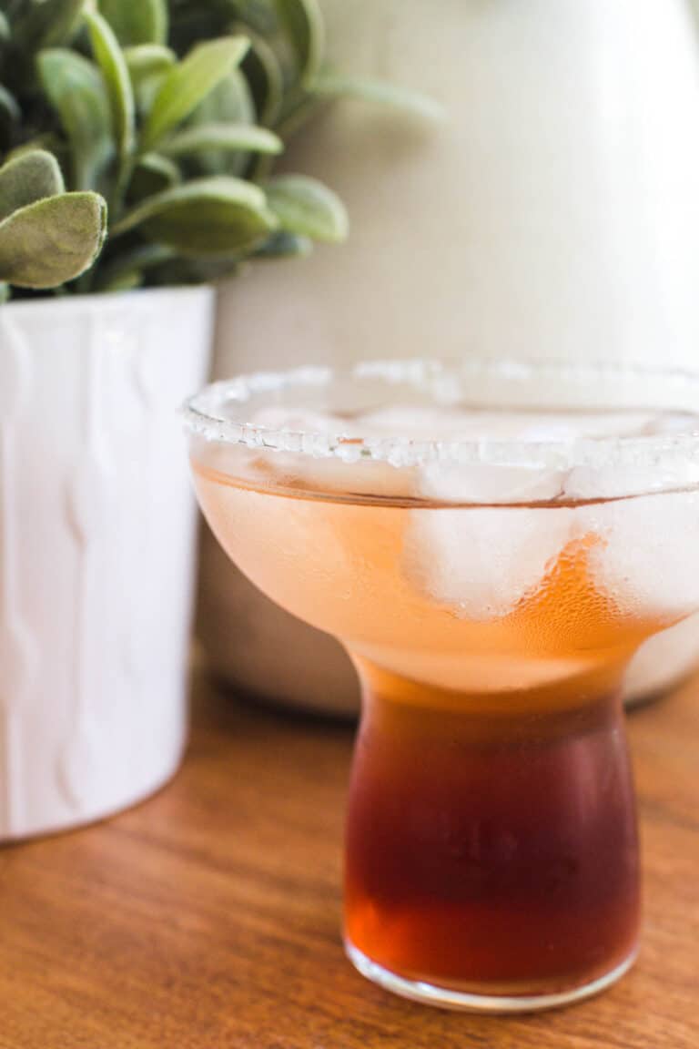 How to Rim a Glass: 3 Ways! {For Cocktails} - Cupcakes and Cutlery