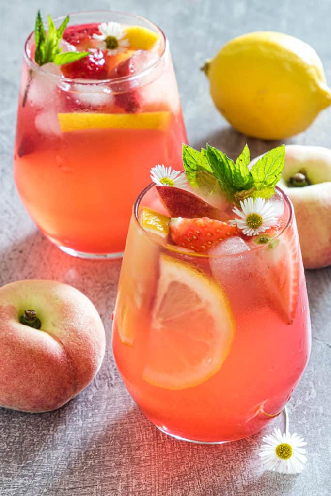 23 Refreshing Lemonade Cocktail Recipes to Make All Summer Long