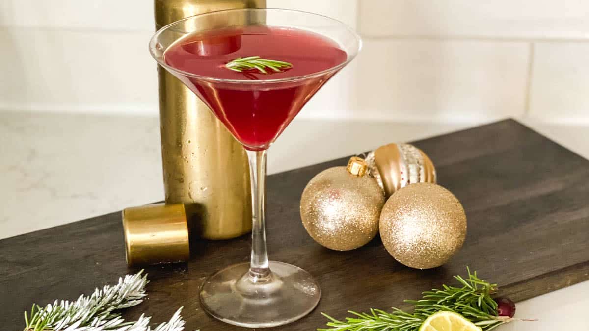 Quick and Easy Christmas Cosmo Recipe - Cupcakes and Cutlery