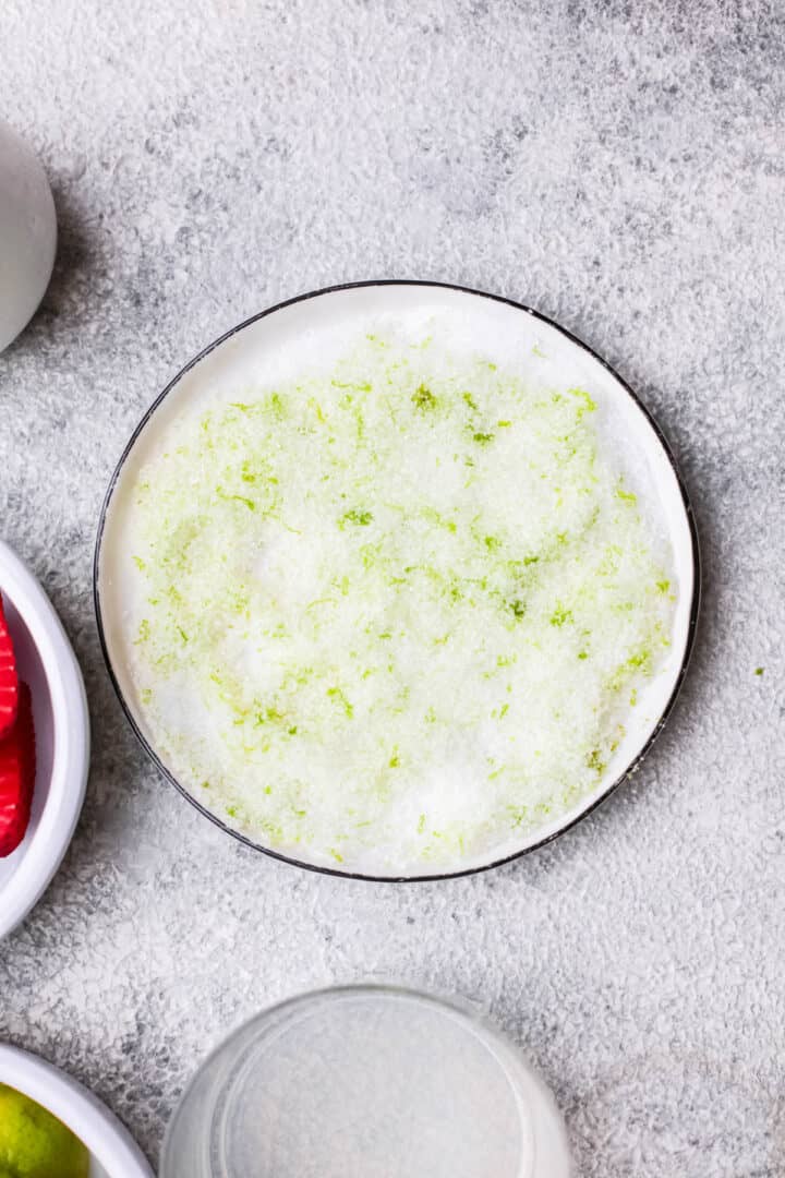 Strawberry Tequila Cocktail with Ginger Beer Recipe (Super Refreshing!)