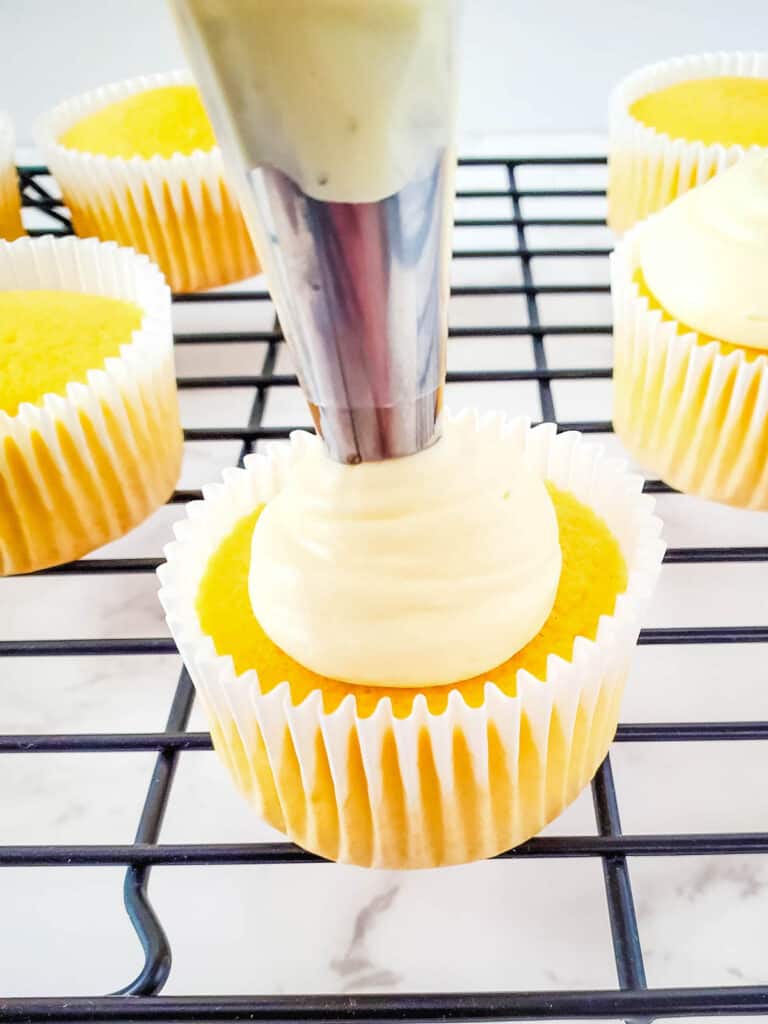 Easy Spiced Rum Cupcakes Recipe with Pipettes - Cupcakes and Cutlery