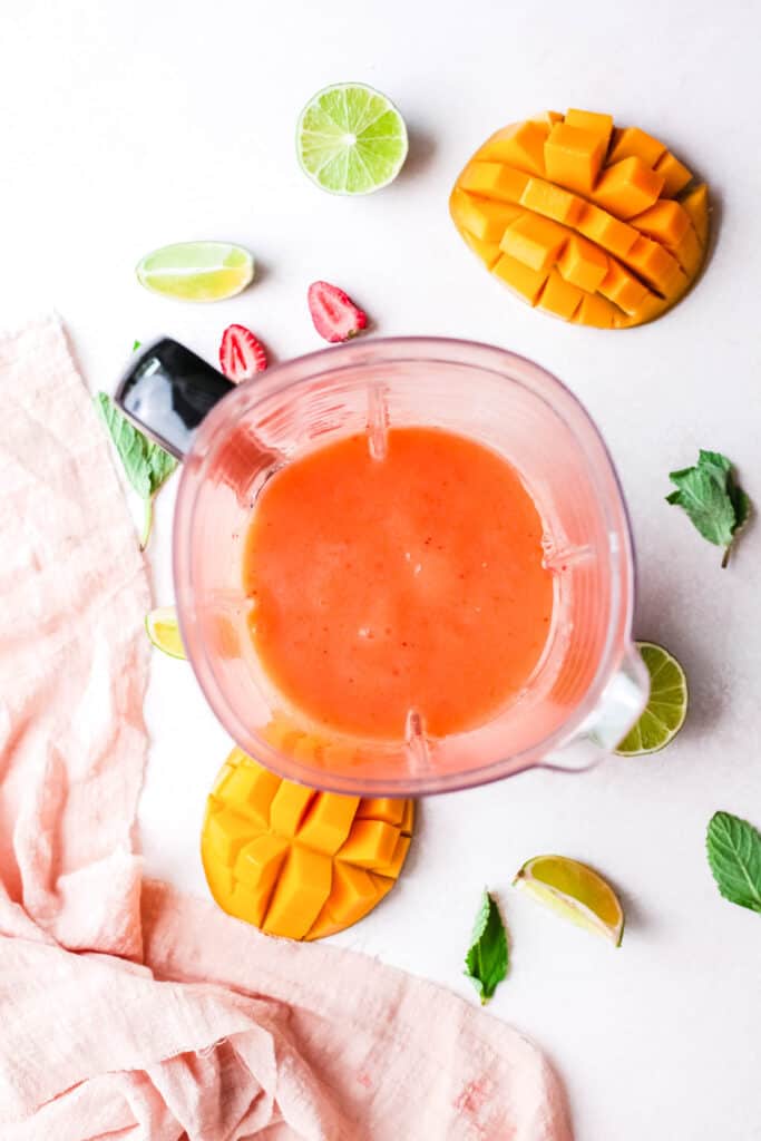 Frozen Mango Strawberry Daiquiri Recipe with Coconut Rum - Cupcakes and ...